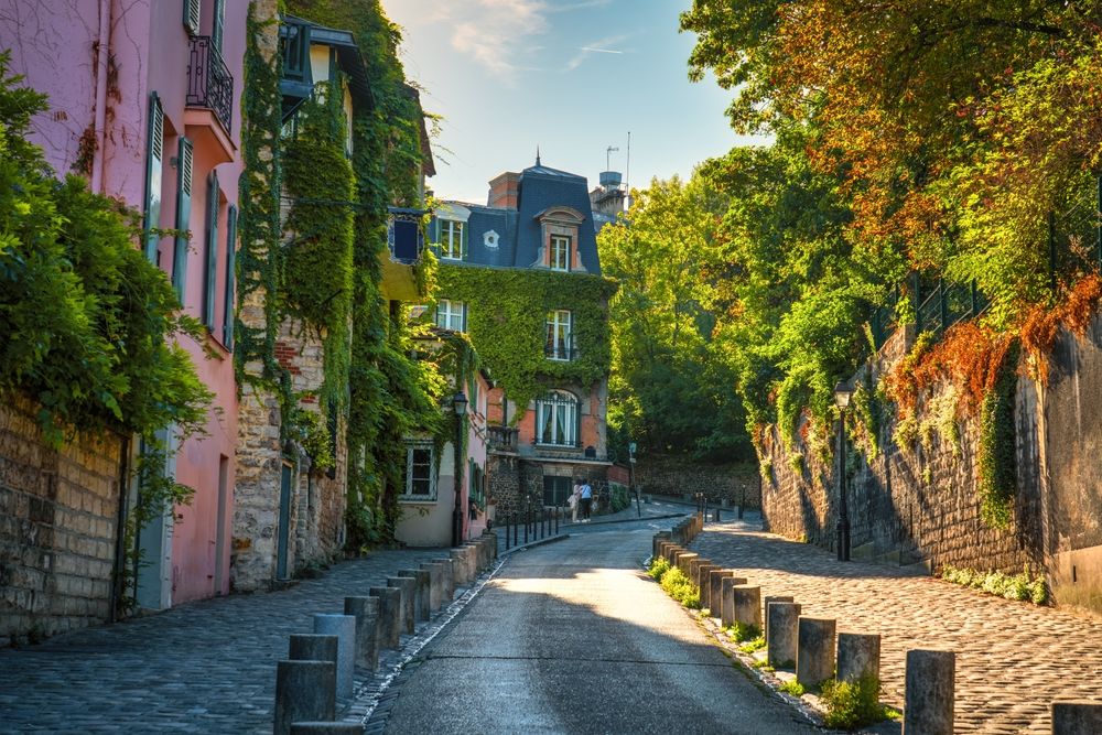 Paris: in Montmartre, an original castle is hiding in one of the ...