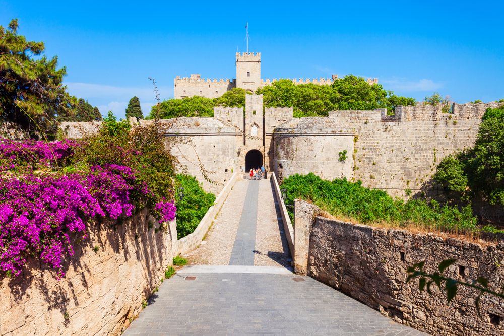 The old town of Rhodes, a medieval masterpiece - easyVoyage