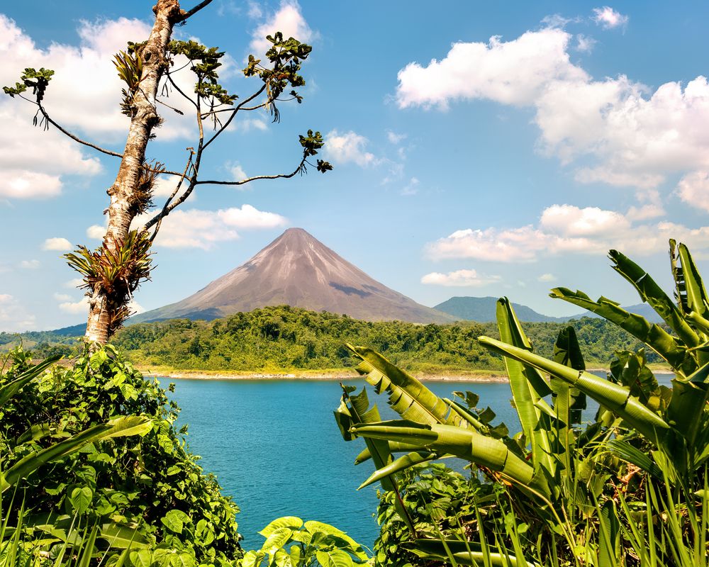 Les sources chaudes et les randonnées du volcan Arenal - easyVoyage
