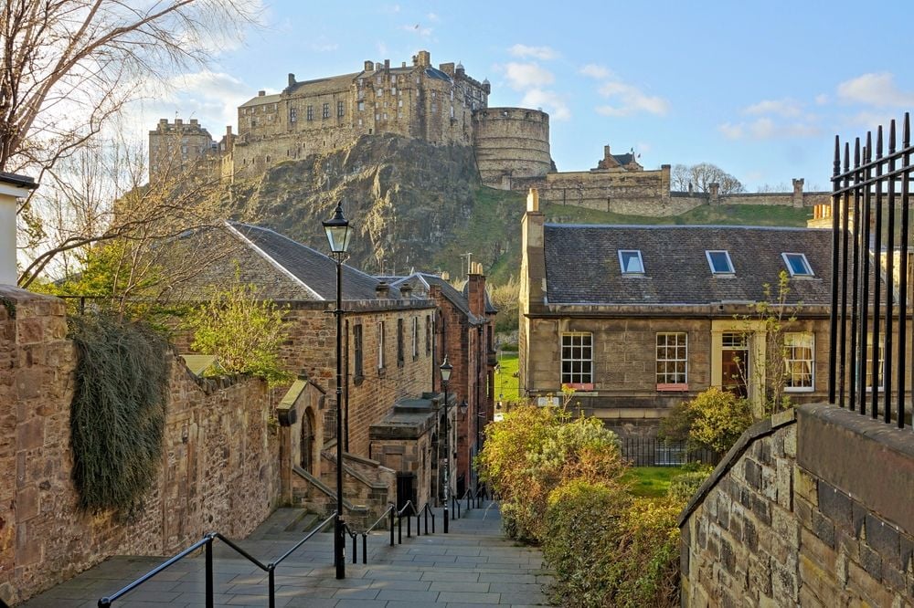 Discovering Edinburgh Castle, the city’s emblem - easyVoyage