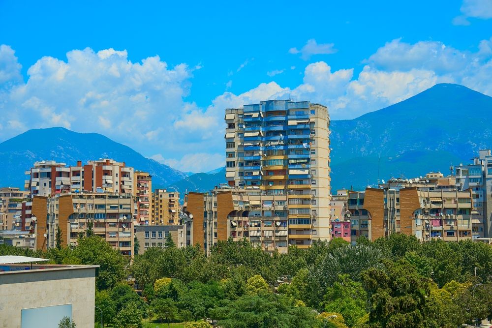 Les trésors cachés du quartier Blloku à Tirana - easyVoyage