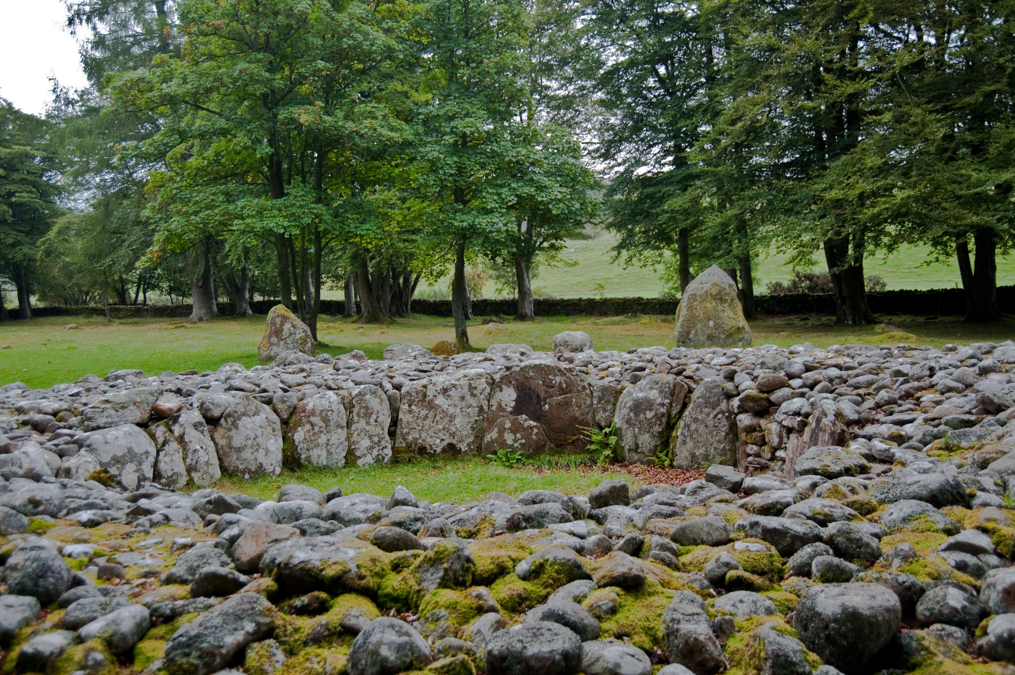 Discovering the Clava Cairns, Scotland's most mysterious landmarks ...