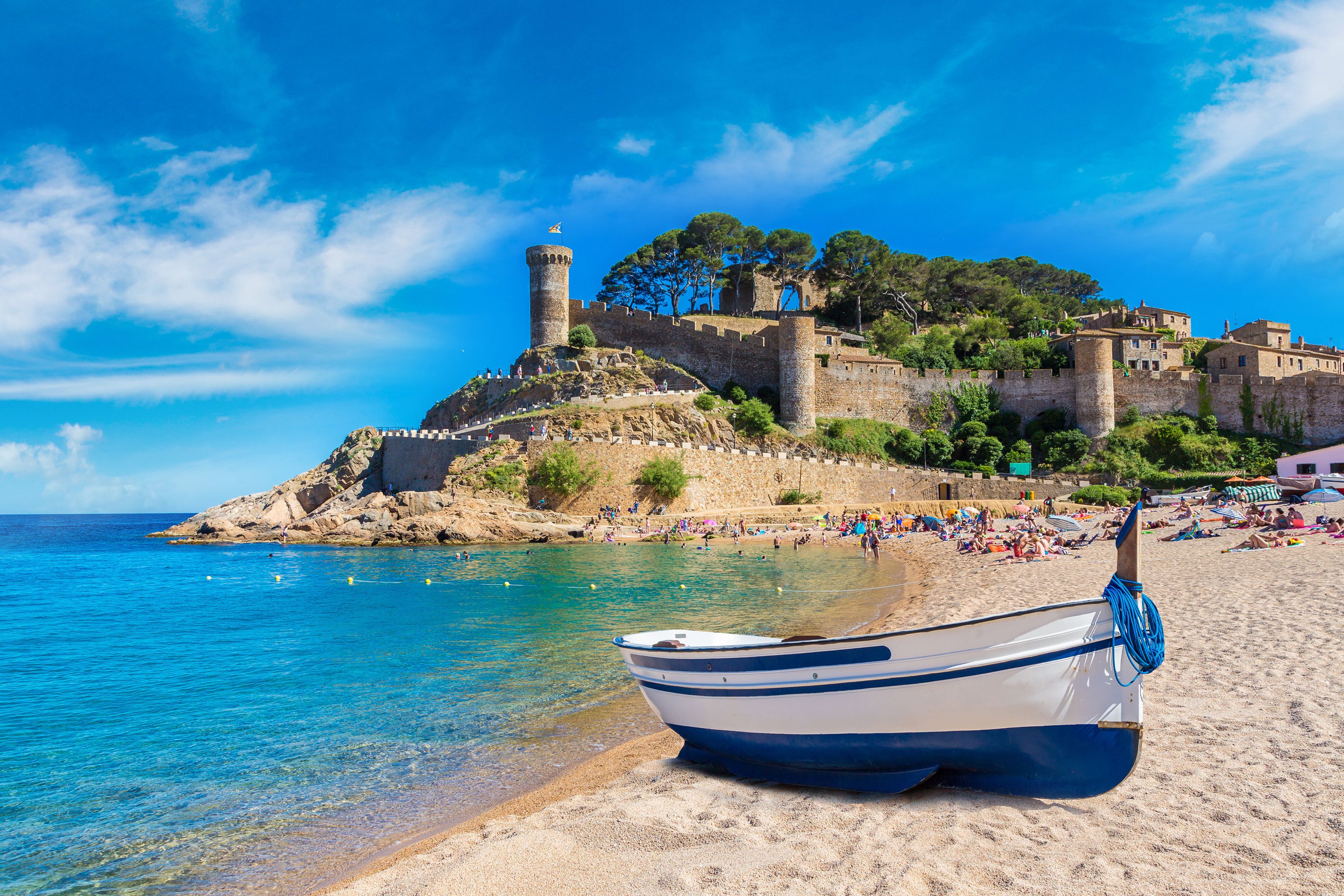 It's not all beaches on the Costa Brava - easyVoyage